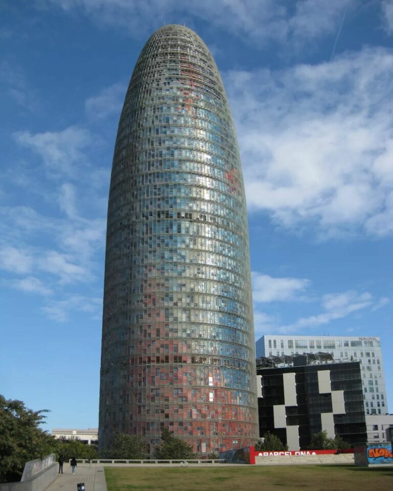 21 Famous Buildings in Barcelona to See in 2024 - WhyThisPlace.com